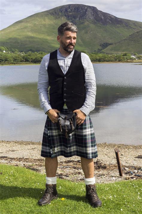 In Pictures 101 Kilted Men Come Together To Celebrate Scotlands