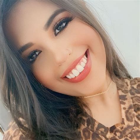 Lara Alexandra Larinha On Threads