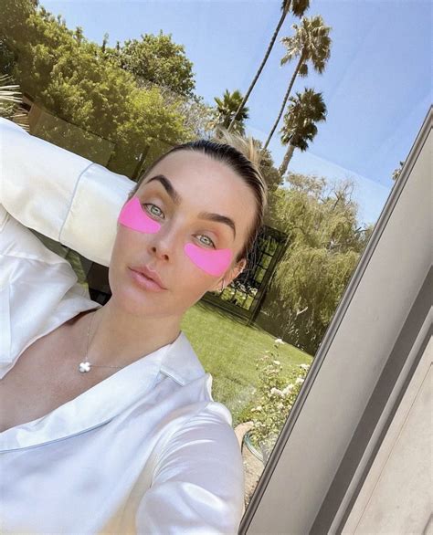 How To Wear Under Eye Patches The Skinny Confidential