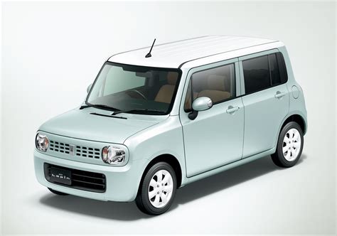 「スズキ アルトラパン（2代目・2008〜2015年）」モダンでキュートな女性向け軽セダン【人気モデル購入徹底ガイド】 クルマを選ぶ