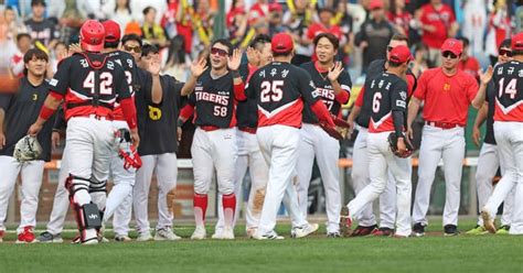 6연승 폭풍 질주 Kia 기세 멈추지 않는다2위 Nc에 15g차 1위 이범호 감독 승부처마다 좋은 모습 조선비즈