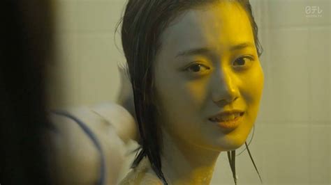 山下美月 ヌード画像 全裸シャワーシーン！おっぱいの谷間がエロすぎるww ｜ 裏ピク