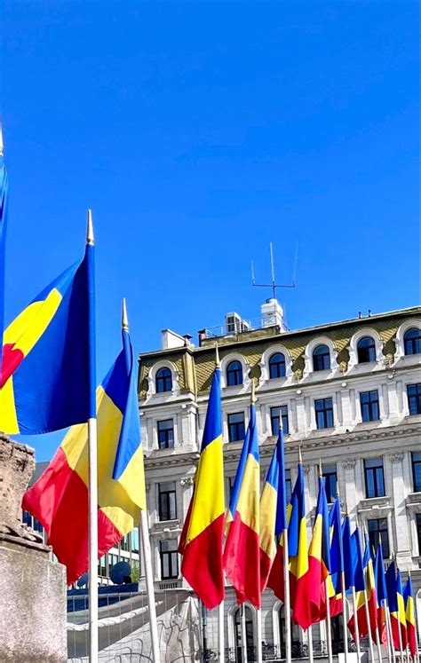 Flags Of Romania In Bucharest Romanian Flag Wallpaper Inspiration