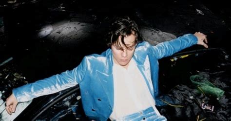 원디렉션 멤버 해리 스타일스 솔로 데뷔 앨범 발매