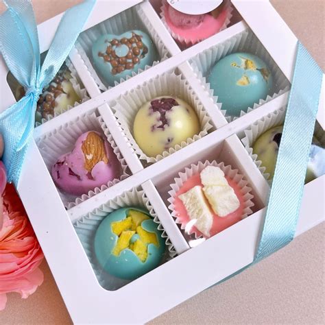 Конфеты ручной работы из шоколада Купить он лайн в интернет магазине цветов Цветариус Цена 1