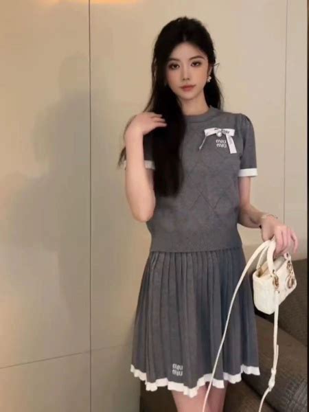 Комплект футболок Miu Miu размер 46 цвет пепел хлопок купить по выгодной цене в интернет