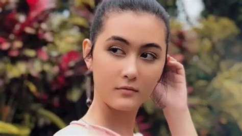 Foto Sambil Menangis Talitha Curtis Ungkap Kelakuan Ibunya Hingga