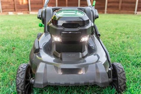 How Does A Self Propelled Lawn Mower Work