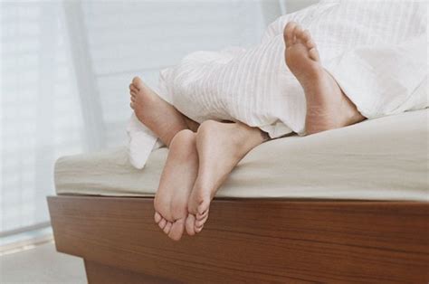 Fakta Menarik Soal Eksibisionis Apakah Cewek Yang Hobi Pamer Buah Dada Di Medsos Juga Termasuk