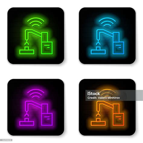 빛나는 네온 라인 산업 기계 로봇 로봇 팔 손 공장 아이콘 흰색 배경에 격리 산업용 로봇 조작기 검은 색 사각형 버튼 벡터 검은색에 대한 스톡 벡터 아트 및 기타 이미지