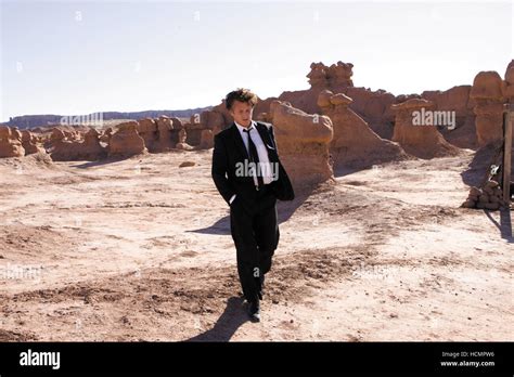 THE TREE OF LIFE Sean Penn Ph Merie Wallace Fox Searchlight Courtesy Everett THE TREE OF LIFE Sean Penn Ph Merie Wallace Fox Searchlight Courtesy Everett