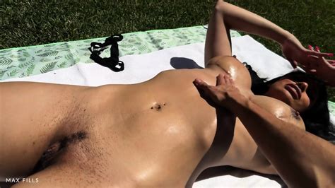 Ariana Starr Max Fills