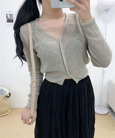 당일출고간절기가디건44~66 레모나 데일리 니트 브이넥 트임 긴팔 크롭가디건가을가디건 여름가디건 간절기가디건 긴팔가디건 오프숄더니트 니트가디건 크롭티 부클니트 카라