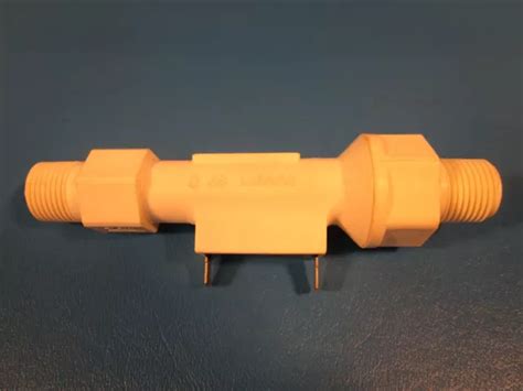 GEMS SENSORS FS 150 FLOW SWITCH 20VA 120 240 VAC 1 2 NPT Polypropylene 132 46 PicClick UK