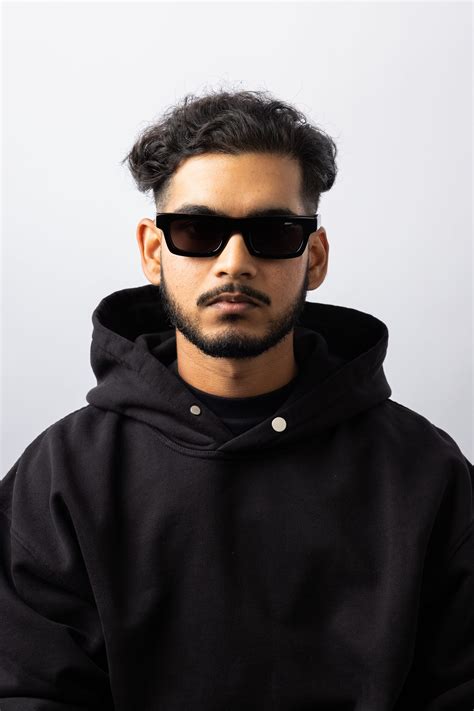 Kamesh Ranatunga Medium