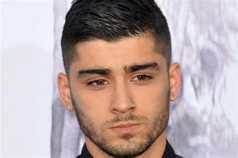 Gigi Hadid All Smiles In Zayn Malik Kiss Photo Upi Com