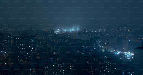 많은 건물이 불이 켜진 밤의 도시 사진 Unsplash의 밤의 도시 이미지