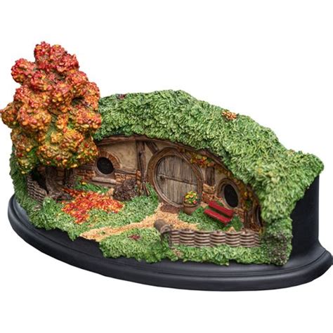The Hobbit 18 Gardens Smial Hobbit Hole Statue