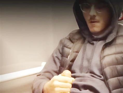 Wanker in the train toilet ThisVid com En español Wanker in the train toilet ThisVid com En español