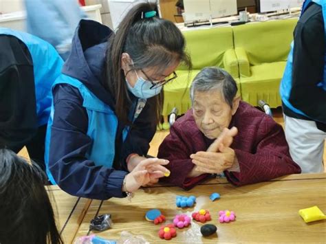 “学习党的二十大，志愿新时代” 走进敬老院，情暖老人心 黄河水利职业技术大学信息工程学院