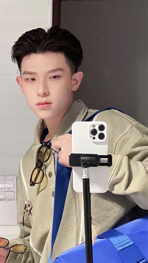 Xiao Wang 小汪 จีน