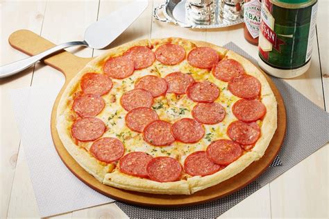 이태원레스토랑 레뒤플라 페퍼로니 피자 산뜻한 토마토 소스에 부드러운 페퍼로니를 엊은 피자 이태원레스토랑 레뒤플라 페퍼로니피자 이태원맛집 이태원이탈리아식당 이태원