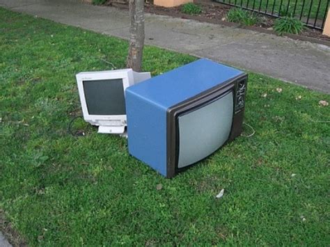 Difference Between Crt And Lcd