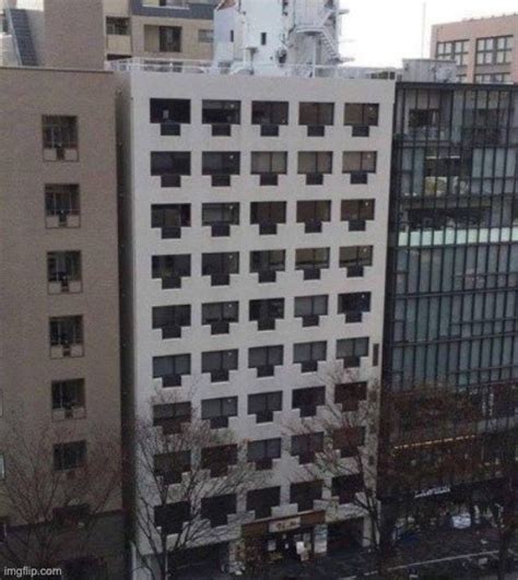 tests component logic for hiding an element based on url by louis