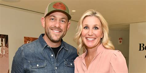 Hgtvs Jenny Marrs Speaks Out Amid Hateful Comments Online Dave Marrs Jenny Marrs Celebrity