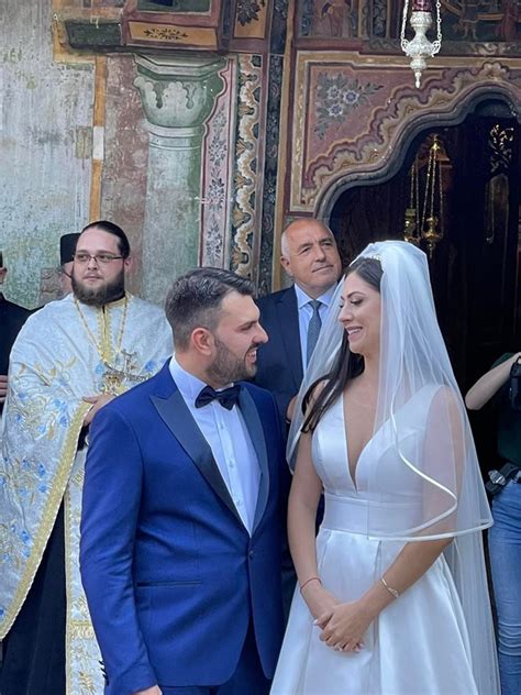 Георг Георгиев и Виолета Манчева се венчаха в Троянския манастир Снимки Хай Клуб