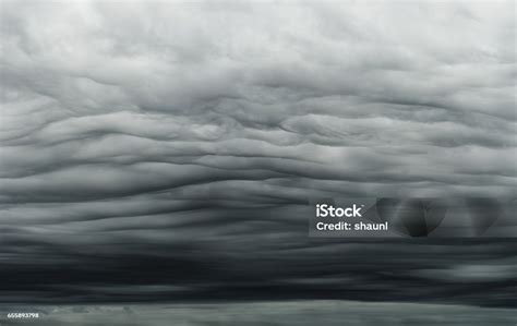 Awan Asperatus Undulatus Foto Stok Unduh Gambar Sekarang Alam Awan Langit Berlapis Istock