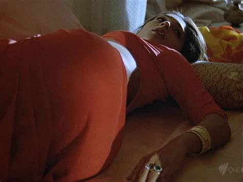 Anu Agarwal Nuda ~30 Anni In The Cloud Door