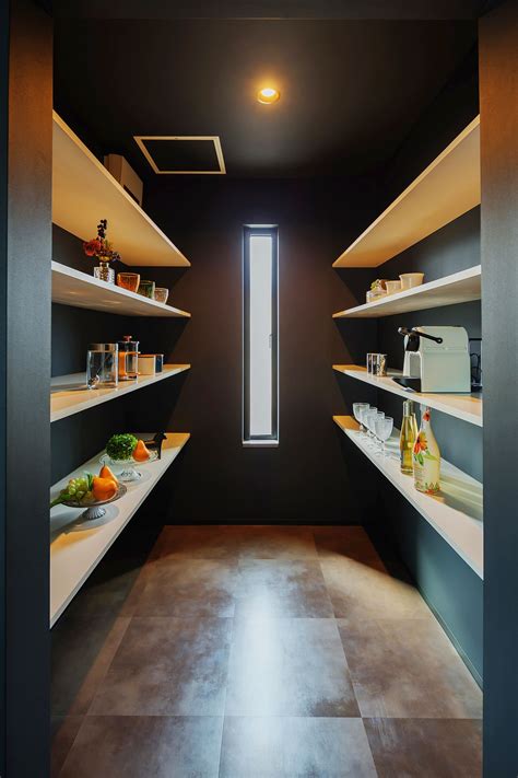 「風景を映し込む家」｜パントリー｜実例紹介｜新築住宅・工務店・リフォーム｜静岡の注文住宅なら久保田建設株式会社 建築士 一級建築士 建設