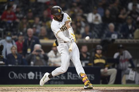 San Diego Padres Fans Fired Up By Fernando Tatis Jrs Home Run In