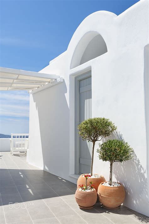 Patio In Oia Santorini Greece Greek Decor House Exterior