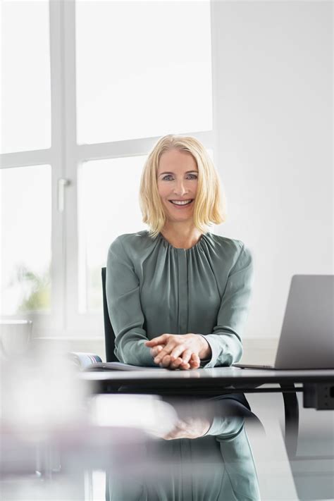 Hildegard Braukmann Kosmetik: Corporate Portraits - Nils Hendrik Müller