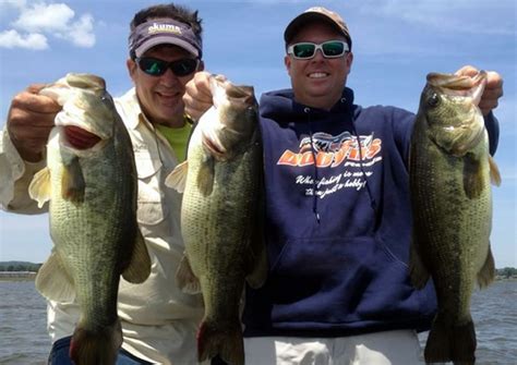 Bass Fishing Guides Can Help Bass Fishing Videos And Tips Bassin Usa