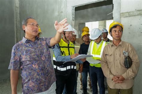 ឯកឧត្តម ចាន់ ស៊ីណាត រដ្ឋលេខាធិការ អញ្ជើញចុះពិនិត្យវឌ្ឍនភាព ការងារ សាងសង់អគារ