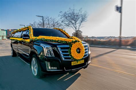 장례 서비스의 프리미엄화…캐딜락 에스컬레이드로 완성 네이트 뉴스