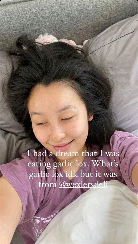 Natural Olivia Scrolller