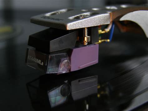Köp Audio Technica AT440MLa - Gratis frakt –> Hembiobutiken