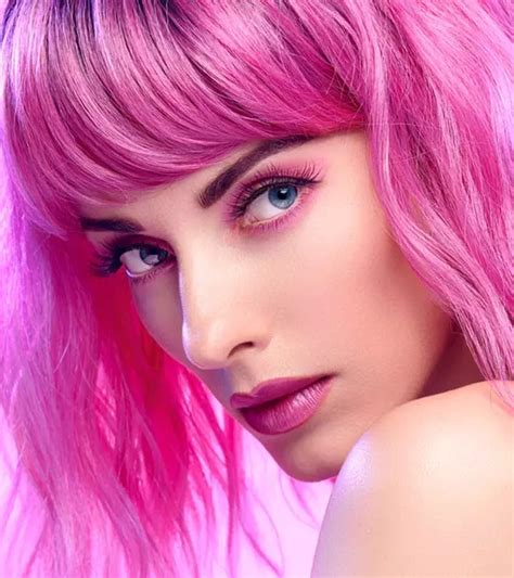 20 Best Eyeliner Colors For Green Eyes 2025 Makeup Artist Approved