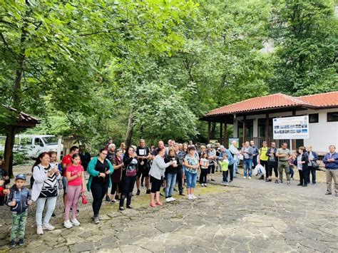 Курбан за здраве беше раздаден в манастир „Св Иван Пусти“ снимки