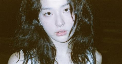 레드벨벳 슬기 데뷔 후 첫 필름 사진전 오픈 D Day