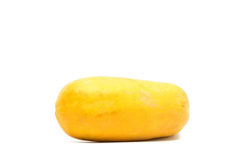 익은 파파야 과일 복사 공간 흰색 배경에 고립 비타민 C 엽 산 미네랄의 천연 소스 건강 식품에 대 한 임신 및 모유 수 유