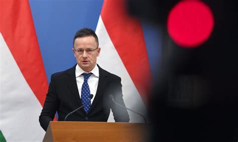 Унгар улс Оросоос татах байгалийн хийн төлбөрөө рублиэр төлөх техникийн шийдлийг боловсруулж