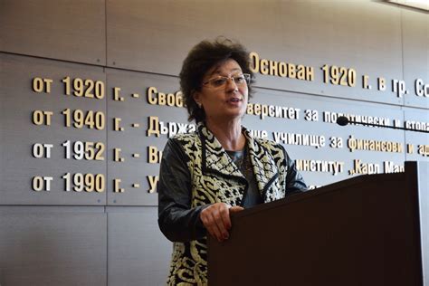 УНСС Магистри и бакалаври с дипломи от специалности на туризма