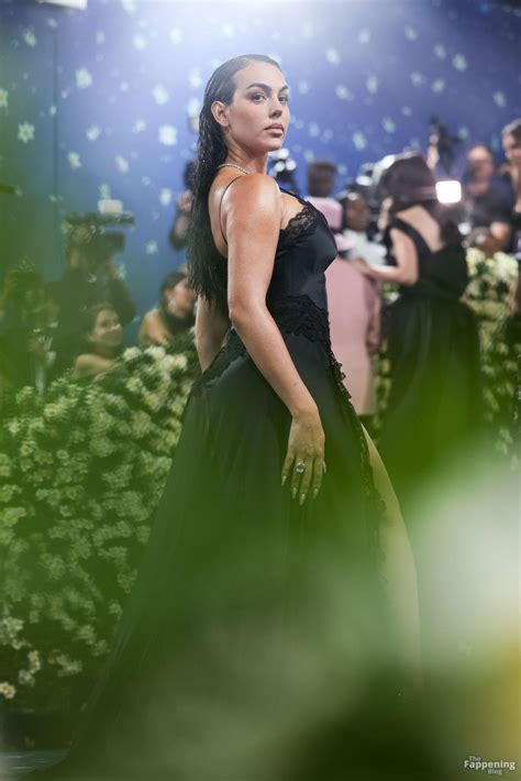 Georgina Rodriguez Sexy 19 Photos Sexy E Girls🔞