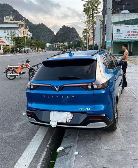 Đằng Sau Những Bức ảnh Tngt Vinfast Vf E34 đọ Sức Cùng Cột điện