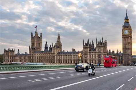 Nfer Responds To New Education Secretarys Pledge To Recruit 6500